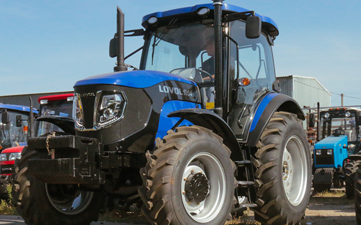 LOVOL1054 трактор — BasAgro